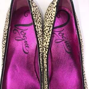 Vogue | Shoes | Vogue Lady Is A Vamp Dalmatian Flats Sz 8 | Poshmark
